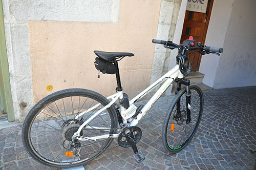 Louer velo annecy - location vélo de route et VTC annecy